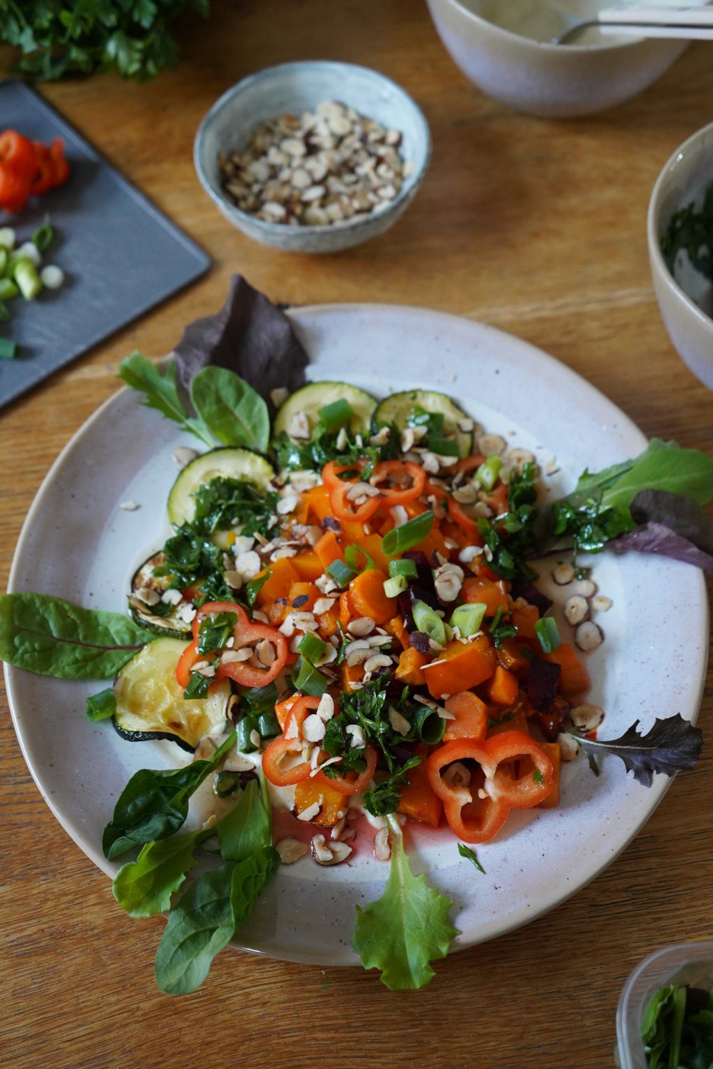 Warmer Herbst-Salat mit Kürbis, Roter Bete und Süsskartoffel - Der ...